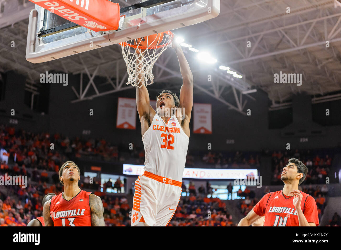 Clemson Tigers forward Donte Grantham (32) makes a dunk during 2nd half ...