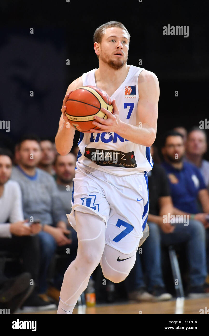 Karlsruhe, Deutschland. 06th Jan, 2018. Craig Taylor (PS Karlsruhe ...