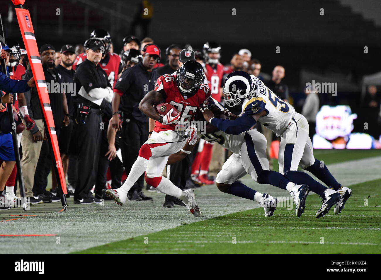 Los Angeles, CA, USA. 6th Jan, 2018. Atlanta Falcons running back Tevin ...