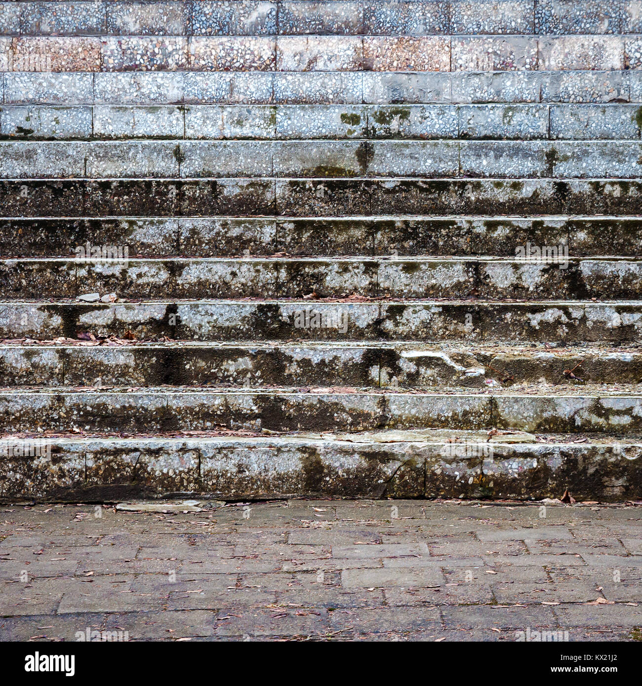 Dirty stairs hi-res stock photography and images - Alamy