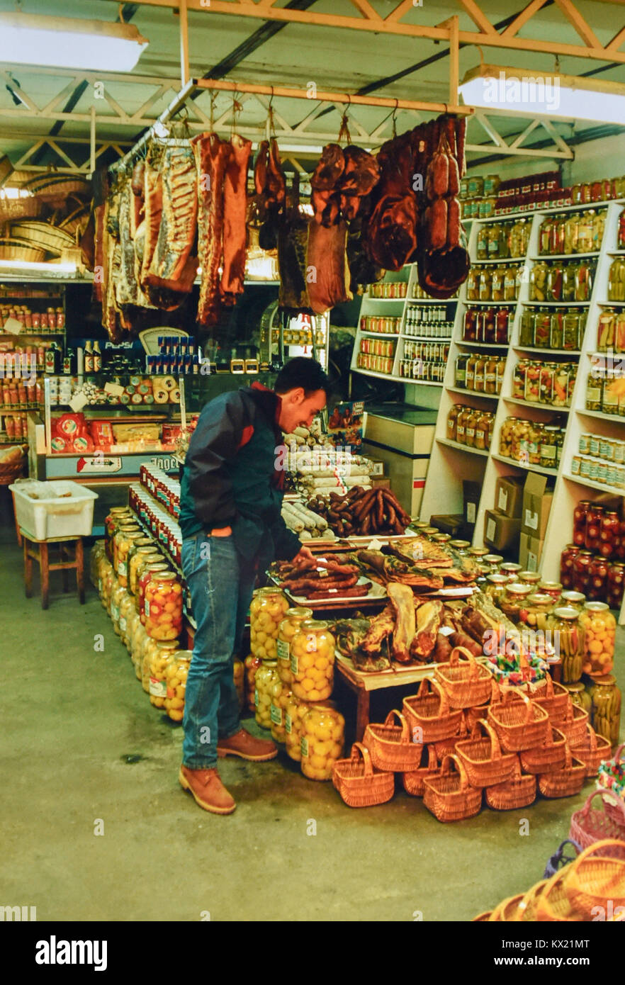 Market at the hungarian romanian border hi-res stock photography and ...