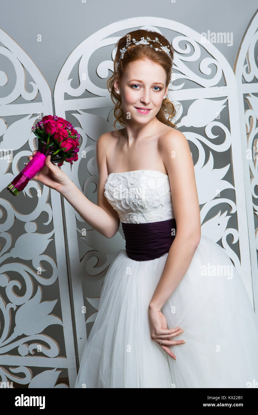 beautiful girl in wedding gown Stock Photo - Alamy