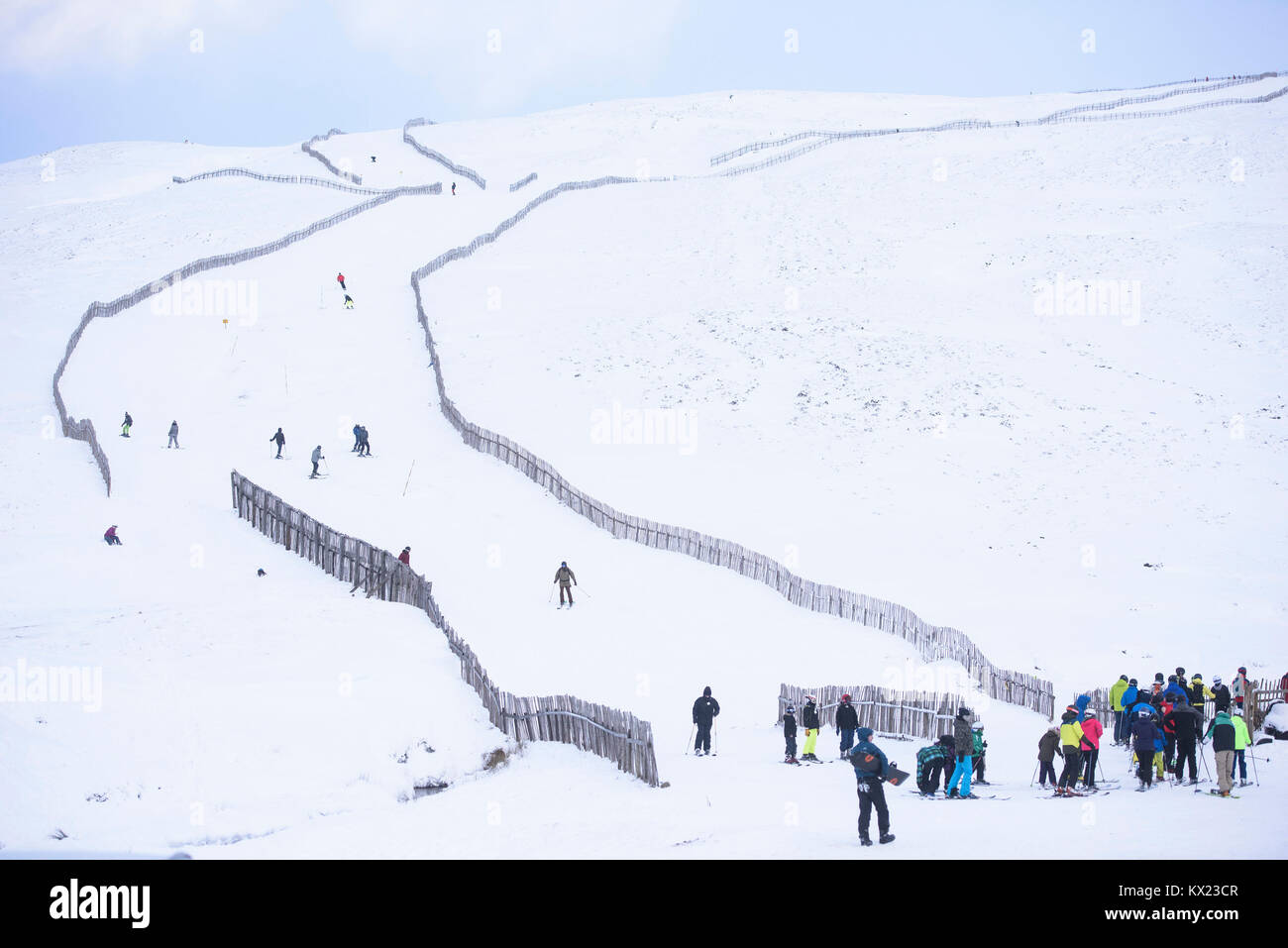 People enjoy the snow at the Glenshee Ski Centre, Scotland Stock Photo ...