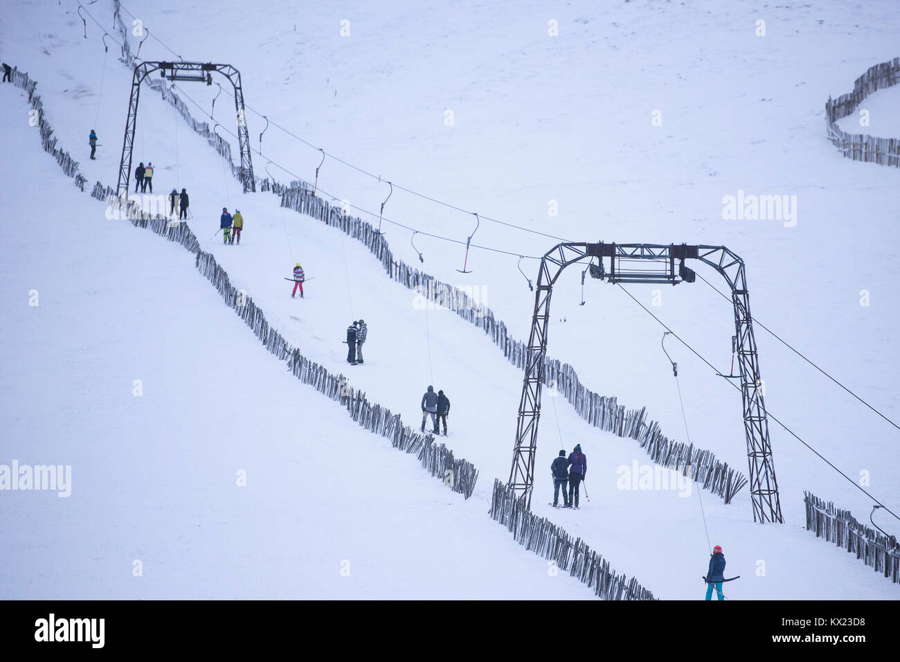 People enjoy the snow at the Glenshee Ski Centre, Scotland Stock Photo ...