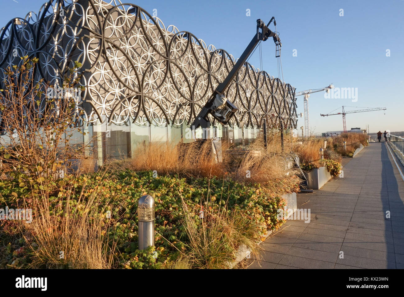 Birmingham library secret garden hi-res stock photography and images ...