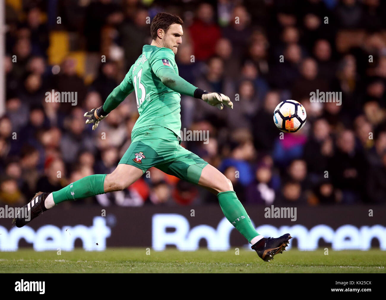 Southampton goalkeeper alex mccarthy hi-res stock photography and ...