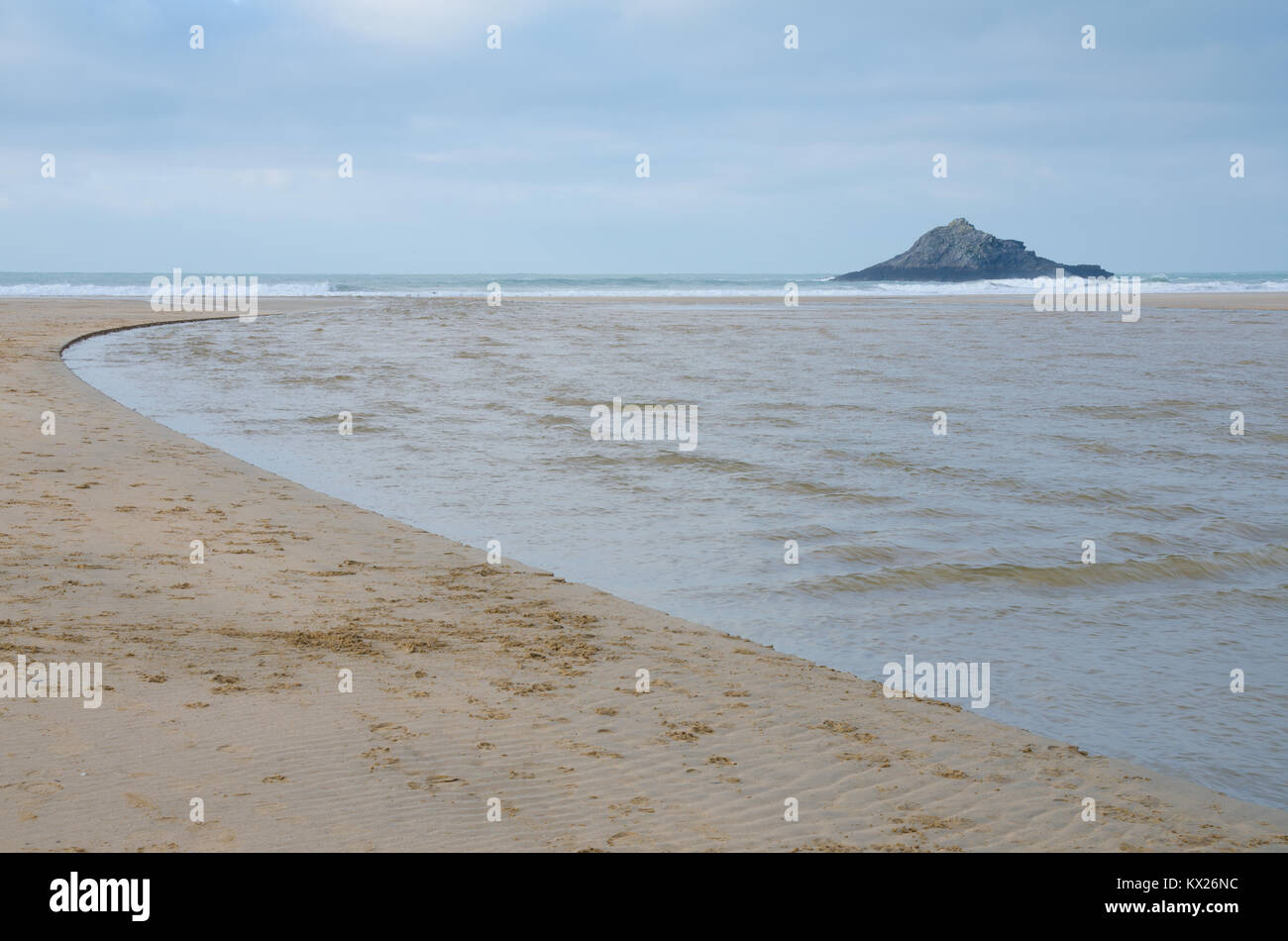 CRANTOCK BEACH, NEAR NEWQUAY. 6th January 2018. A view of the river ...