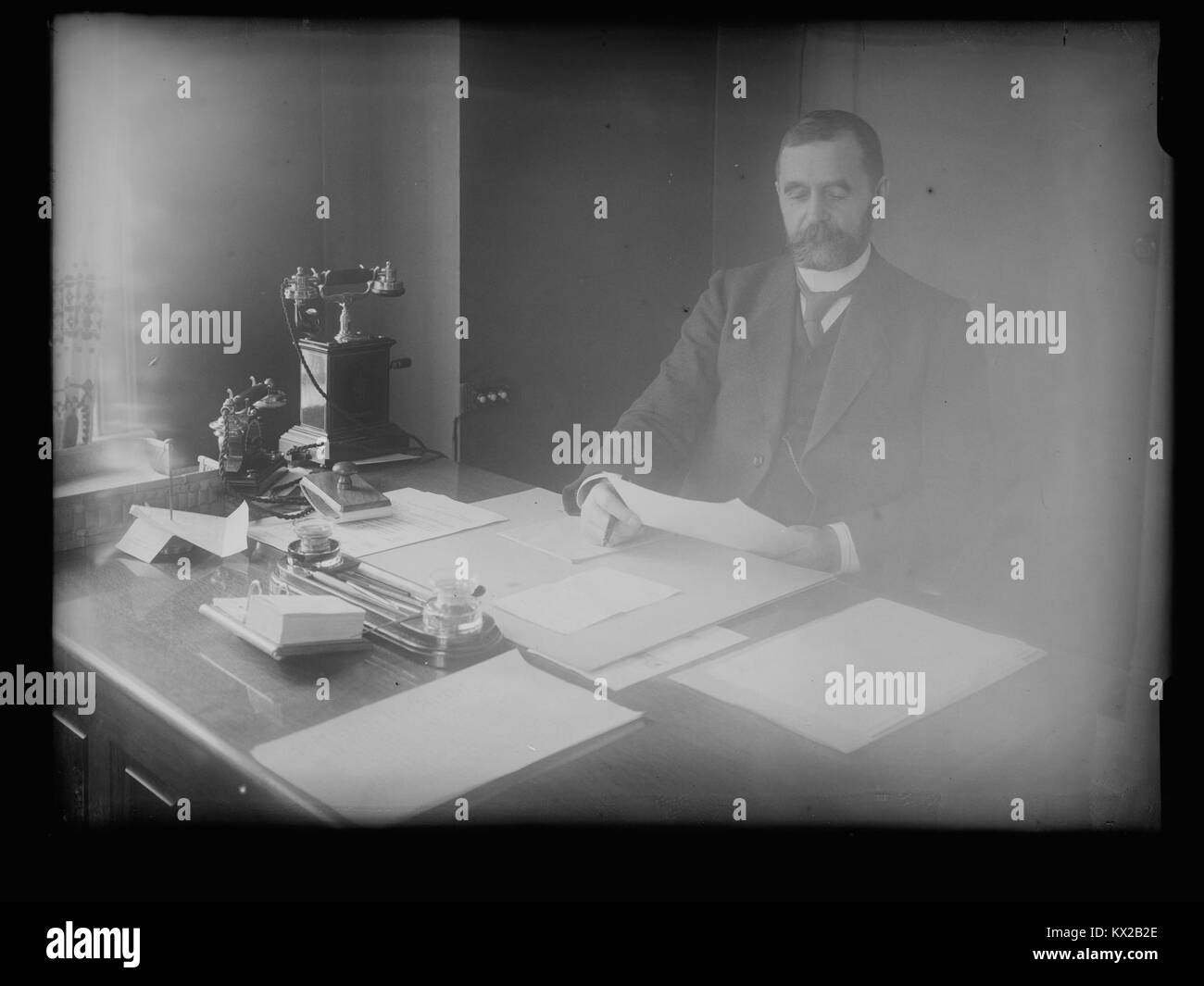 Archival film director Black and White Stock Photos & Images - Alamy