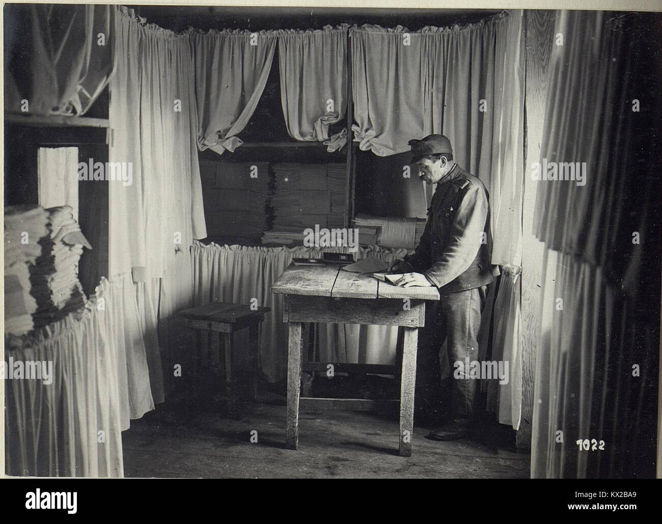 This image portrays a laundry facility (Divisionswäscherei) in Galizia ...