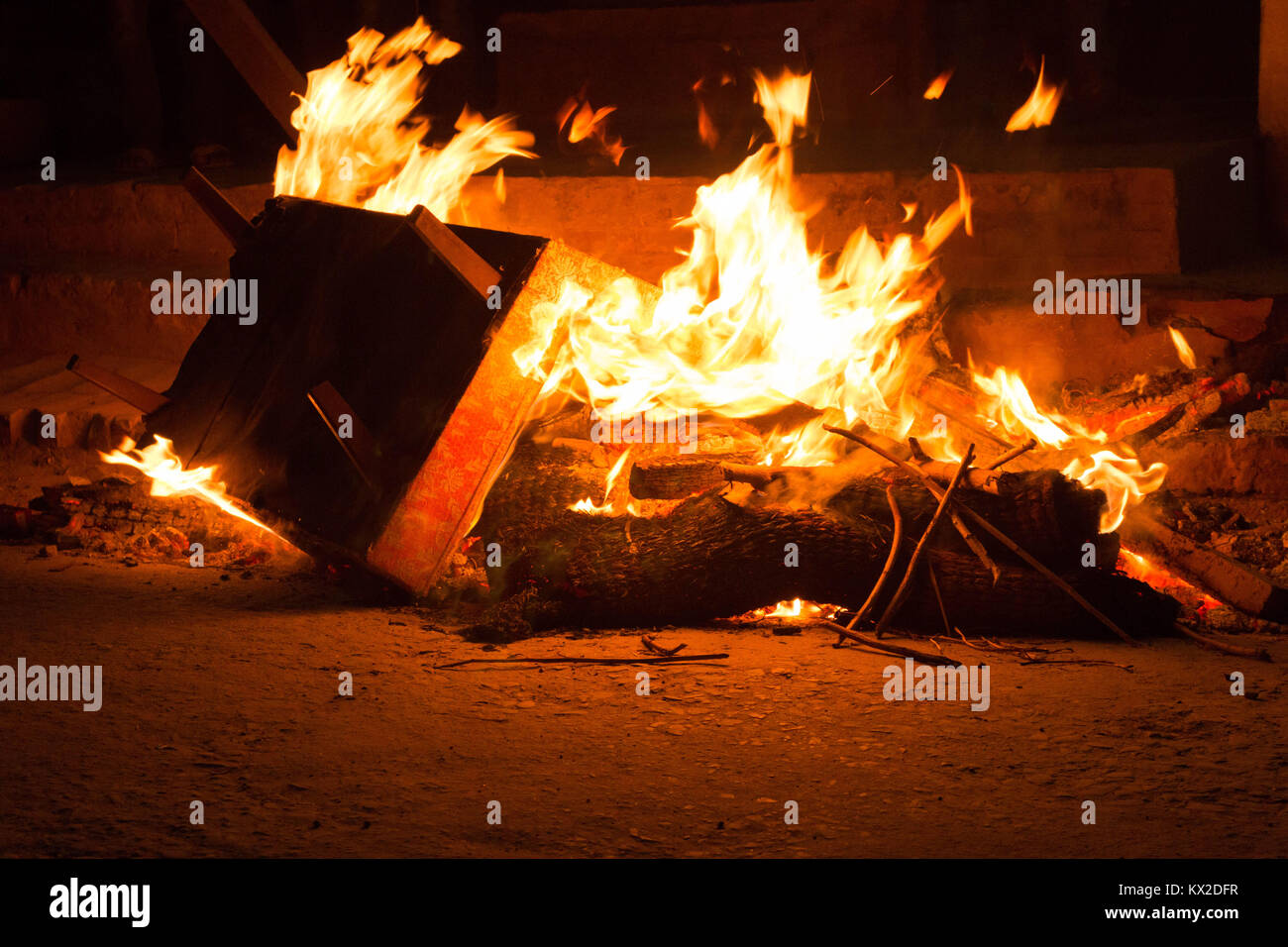 Backyardbonfire hi-res stock photography and images - Alamy