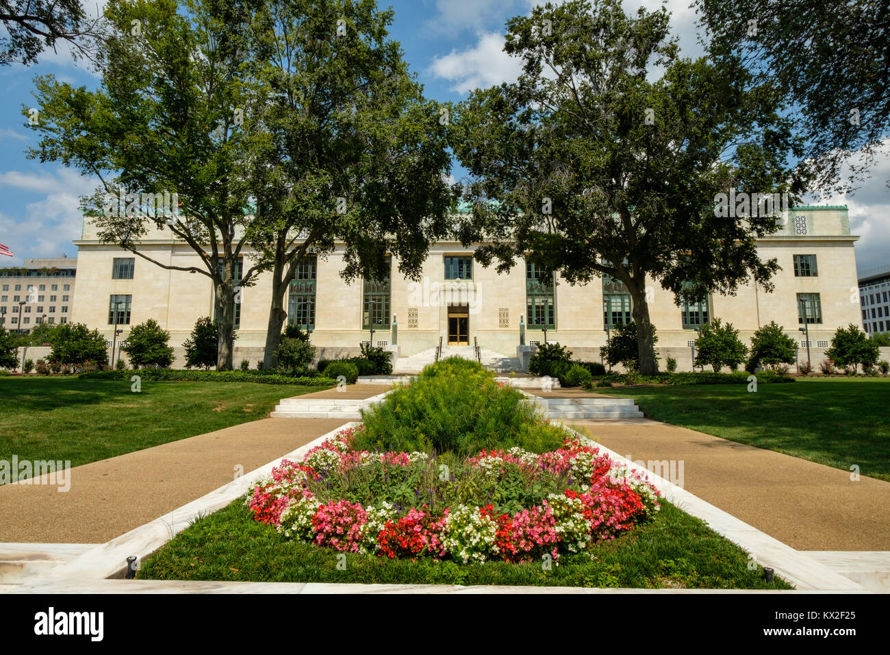 Constitution avenue nw hi-res stock photography and images - Alamy