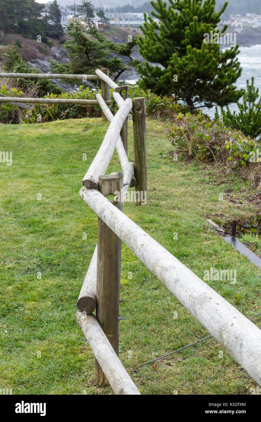 Cliff fence hi-res stock photography and images - Alamy