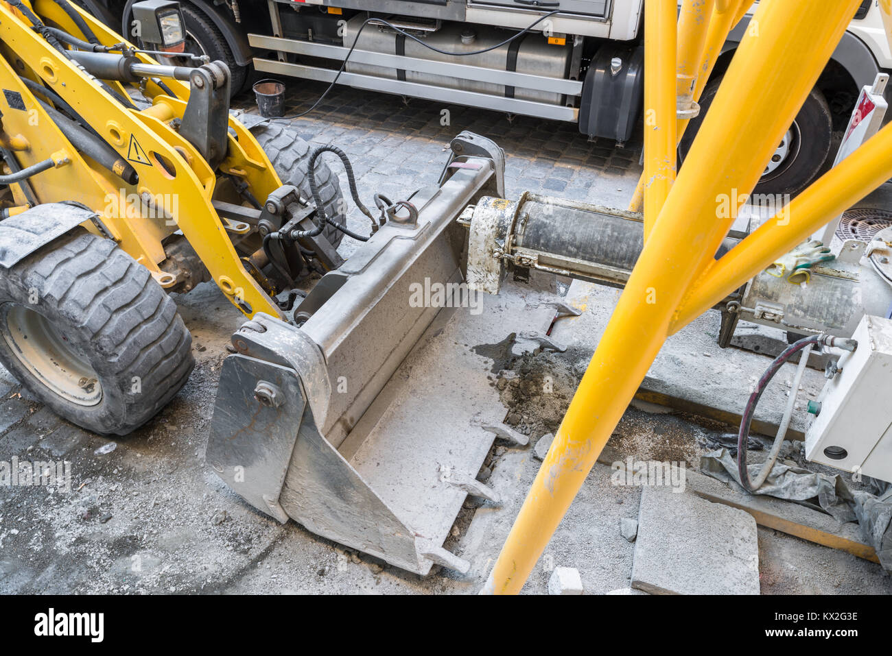Wheel loader on a construction site Stock Photo - Alamy