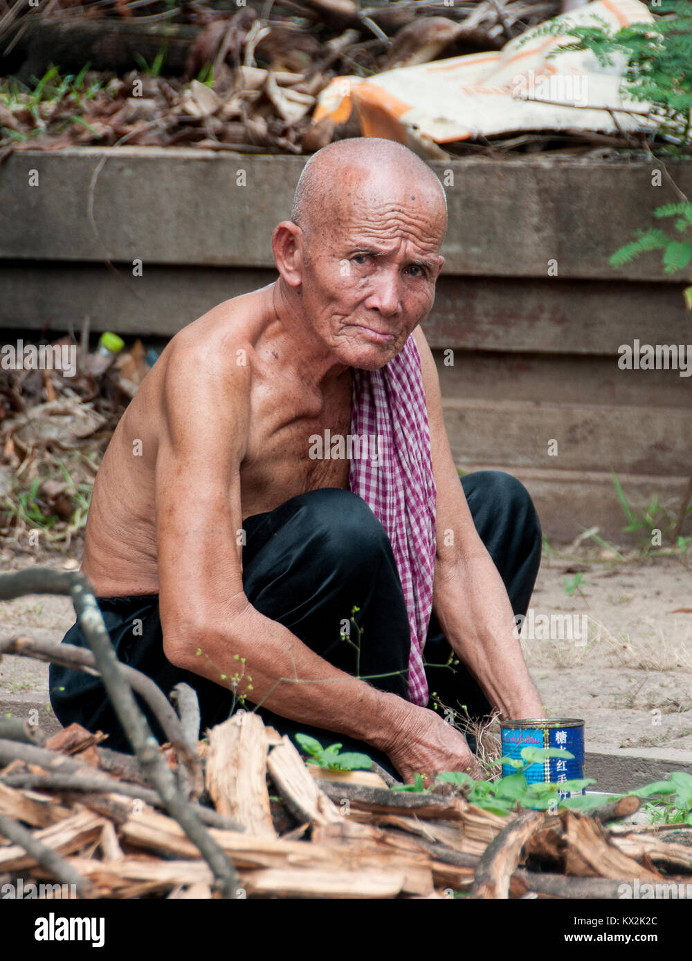 Old Cambodian Man Washing Stock Photo - Alamy