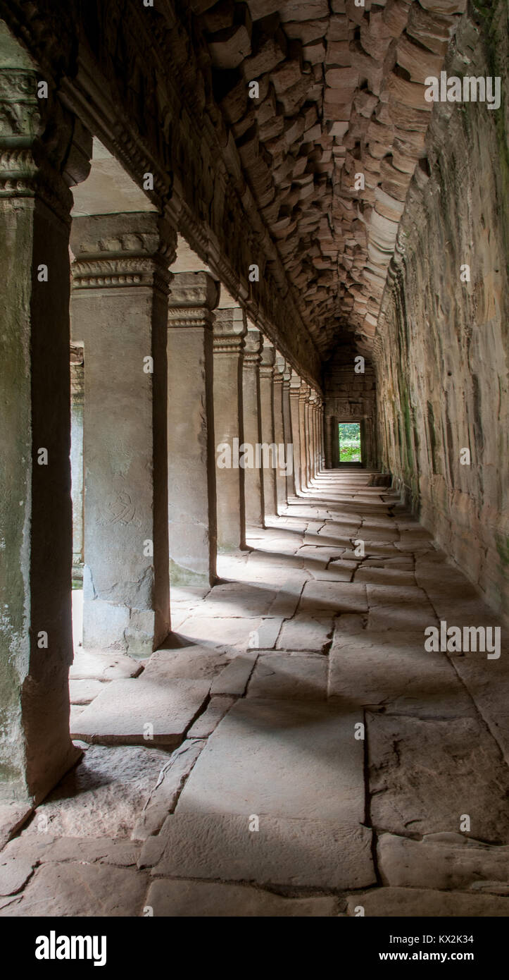 Angkor Wat Temple Walkway Stock Photo - Alamy