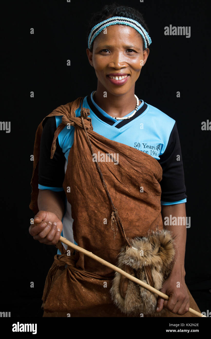 Portrait african tribesman hi-res stock photography and images - Alamy