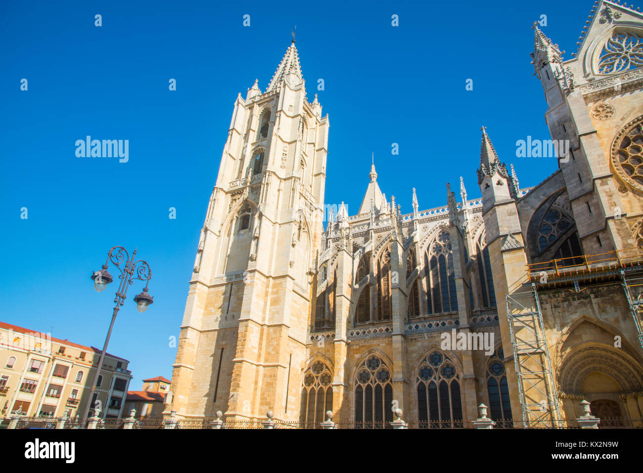 Fachada de la catedral de leon hi-res stock photography and images - Alamy