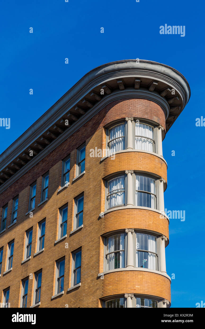 Bow windows architecture hi-res stock photography and images - Alamy