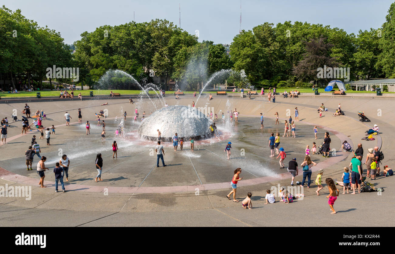 The International Fountain, Seattle Center, Seattle, Washington, USA ...