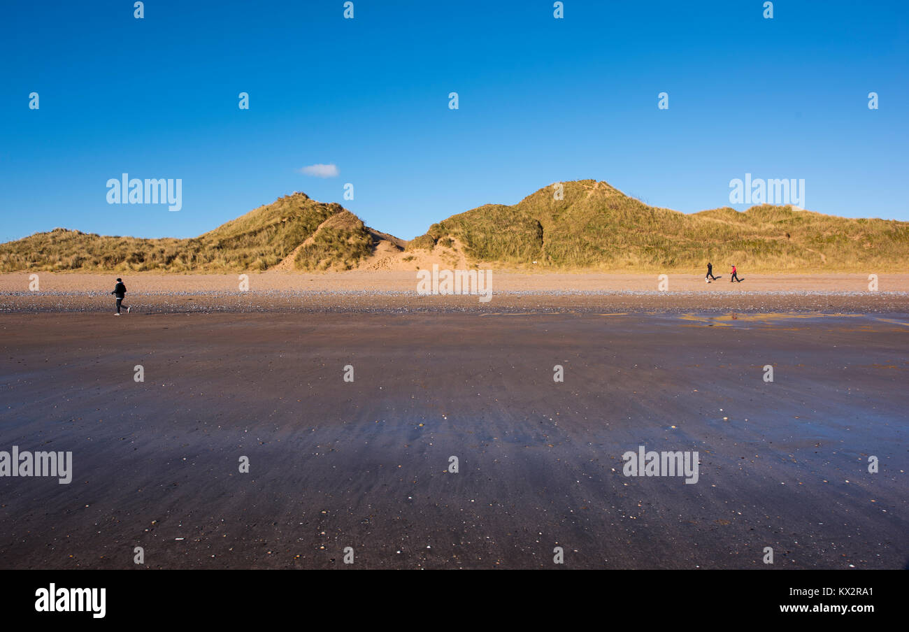 Nicholaston beach oxwich bay gower hi-res stock photography and images ...