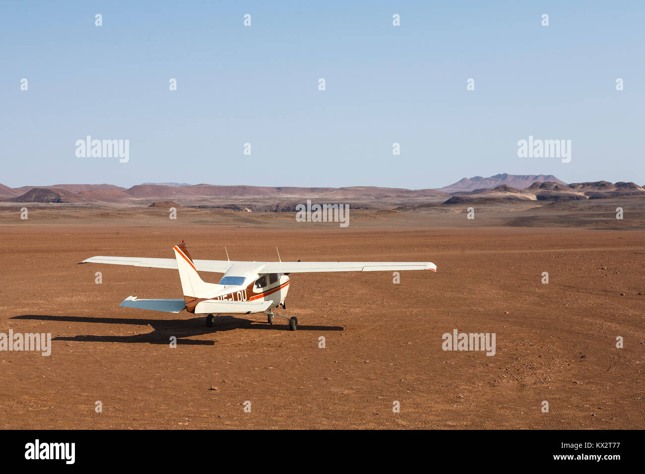 Aircraft skeleton hi-res stock photography and images - Alamy