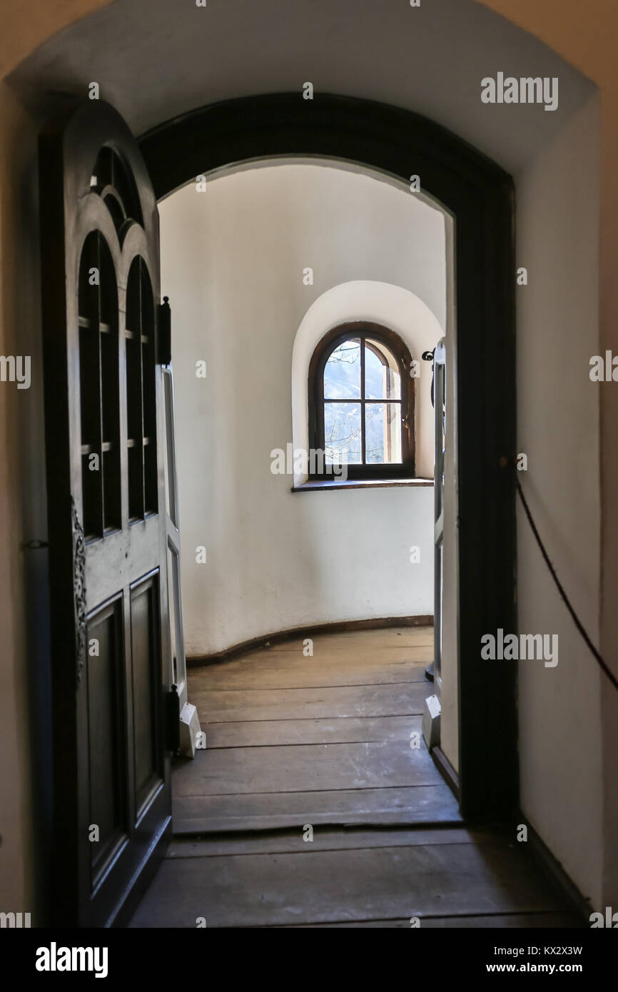 Medieval window frame hi-res stock photography and images - Alamy