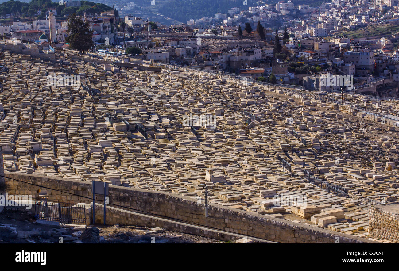 Temple mount from jewish cemetery hi-res stock photography and images ...