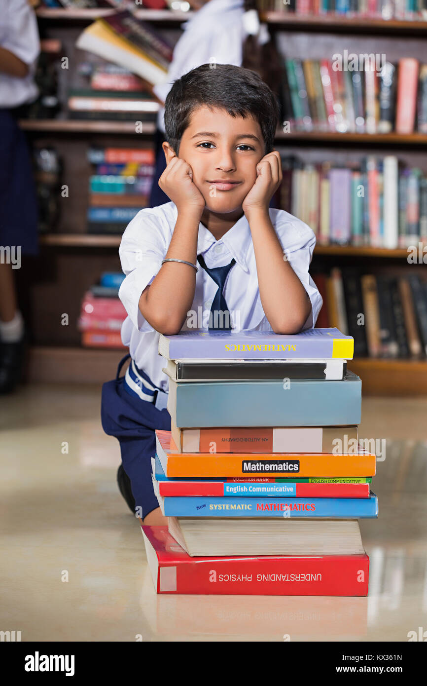 Uniform student study library hi-res stock photography and images - Alamy
