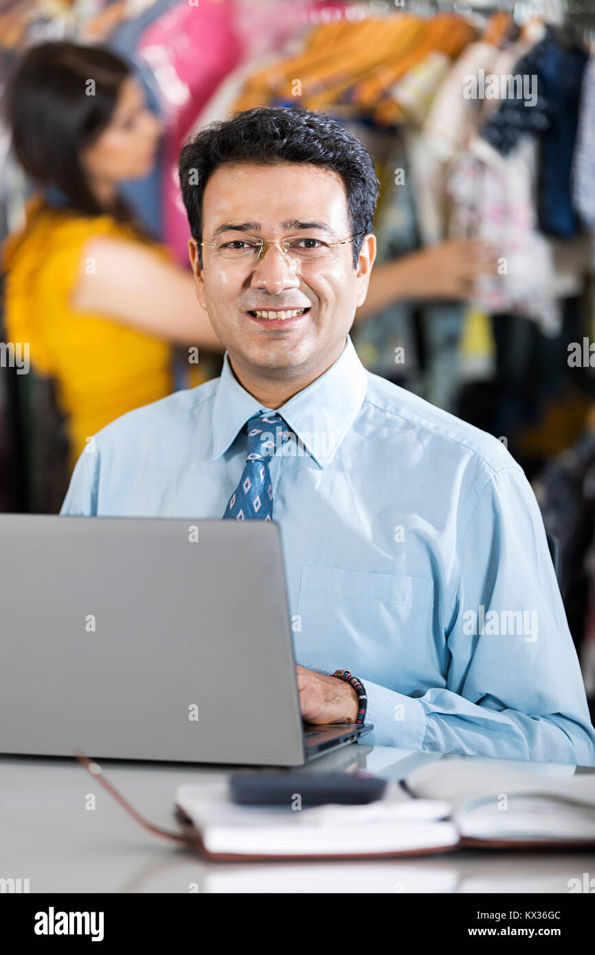 Manager retail hi-res stock photography and images - Alamy