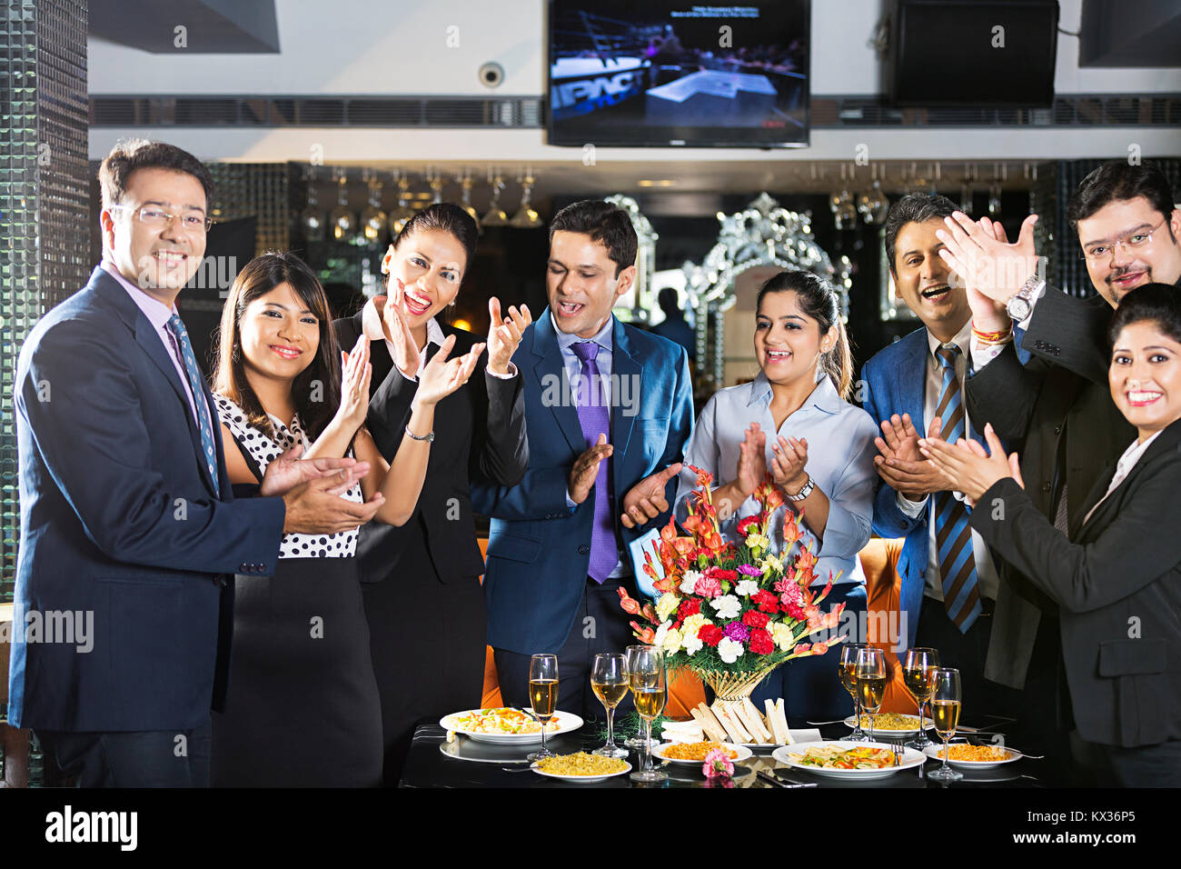 Group Business People Colleagues Applauding Clapping Hands Celebrating ...