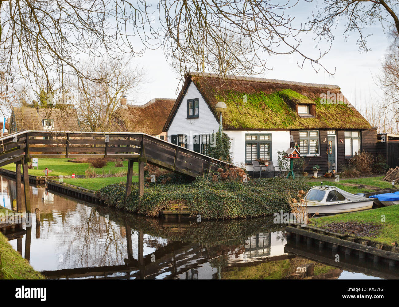 Giethoorn netherlands canal village hi-res stock photography and images ...