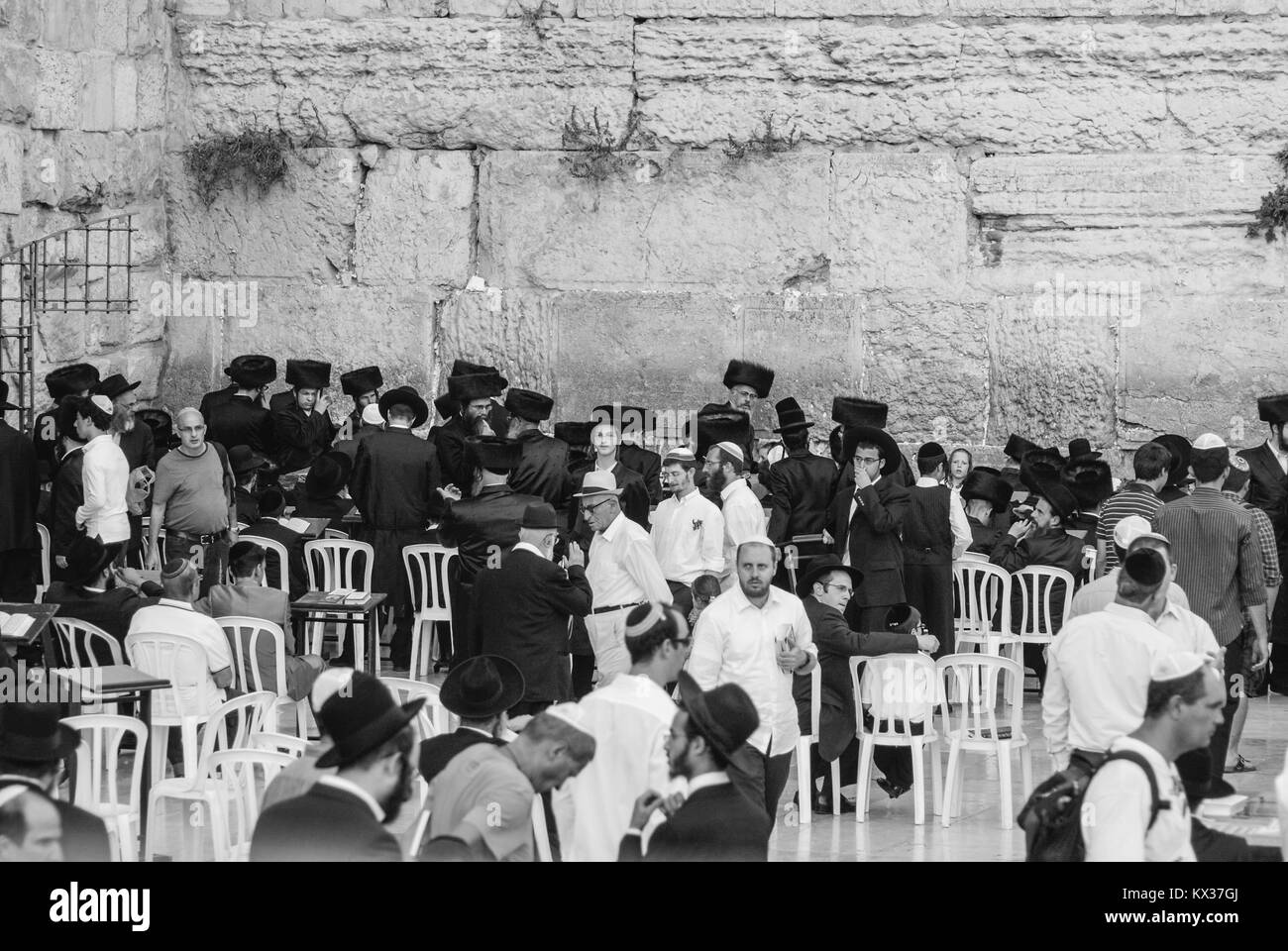 Jewish pilgrims to jerusalem Black and White Stock Photos & Images - Alamy