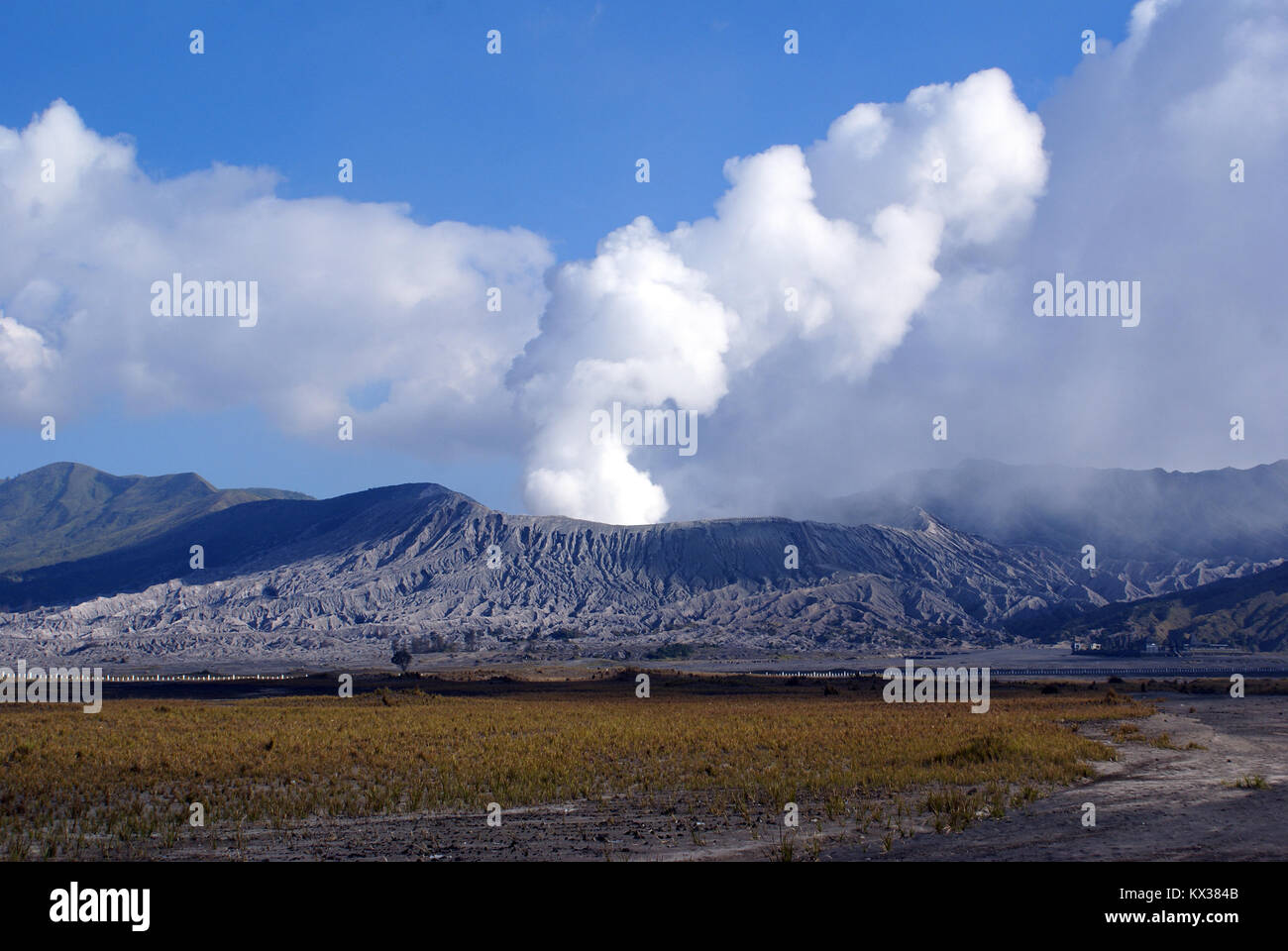 Vulcano bromo hi-res stock photography and images - Alamy