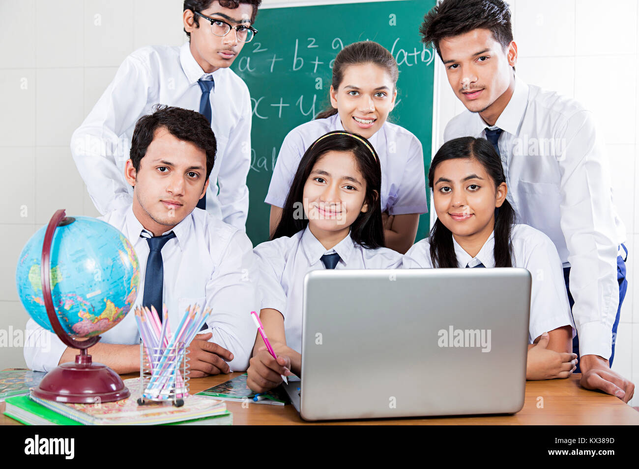 Group of students classroom hi-res stock photography and images - Alamy