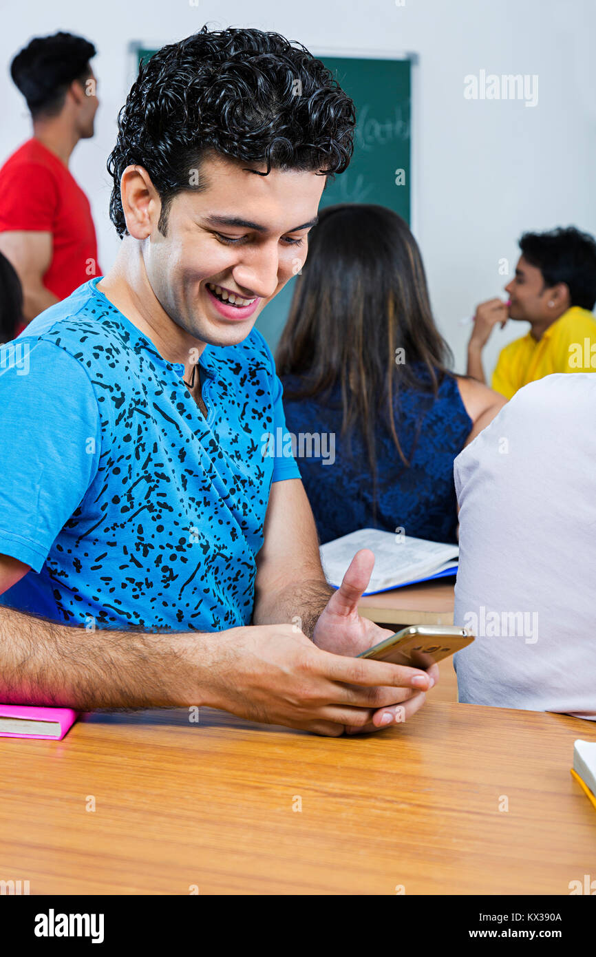 Messaging vertical hi-res stock photography and images - Alamy