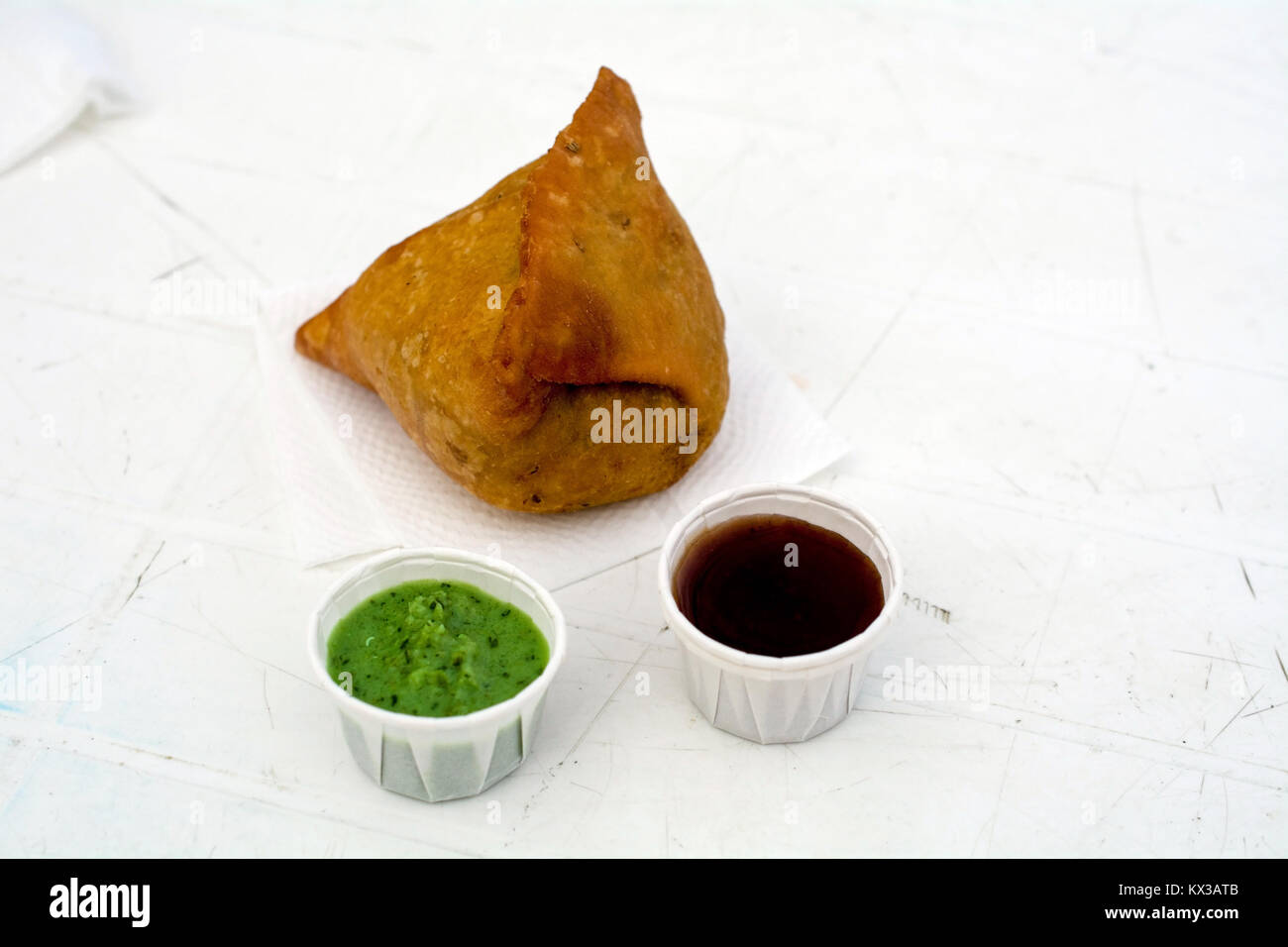 Samosa market hi-res stock photography and images - Alamy