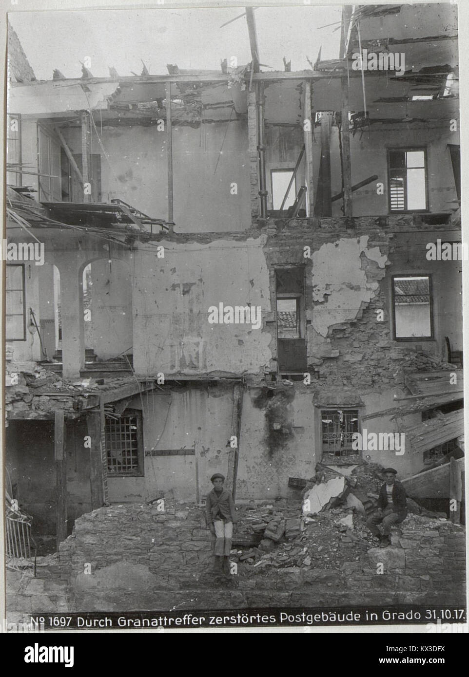 World war destruction post war hi-res stock photography and images - Alamy