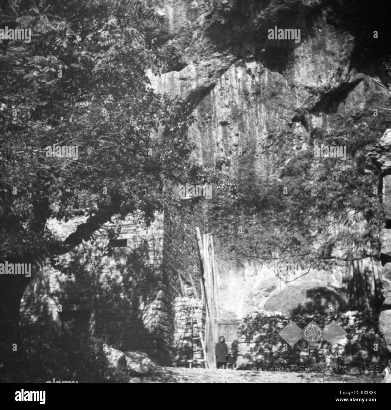 Photograph of a stone wall Black and White Stock Photos & Images - Alamy