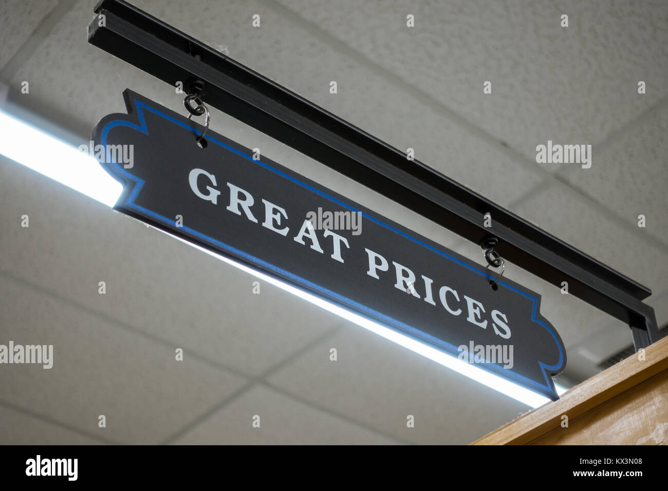 Grocery store pricing hi-res stock photography and images - Alamy