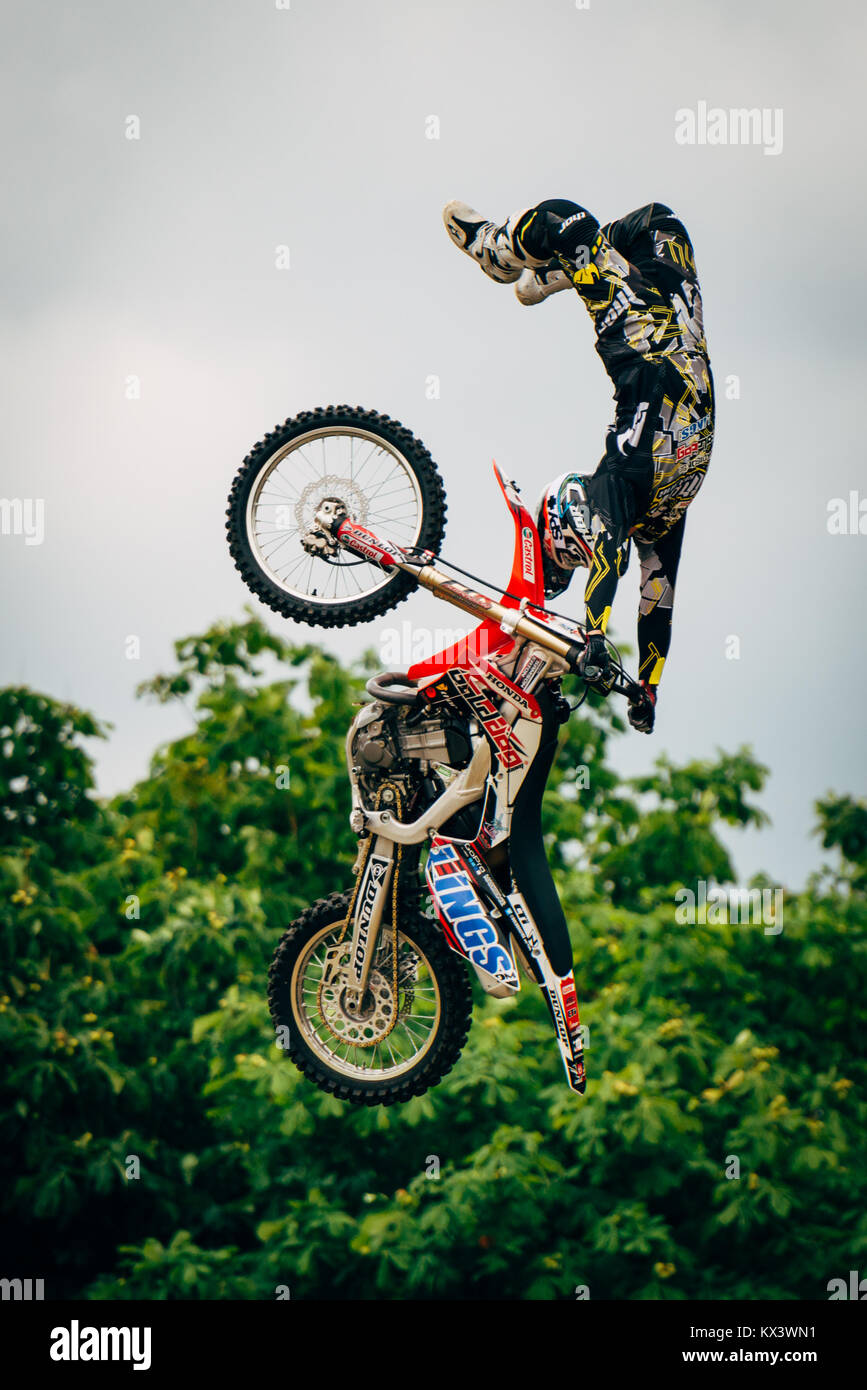 Dangerous jump hi-res stock photography and images - Alamy