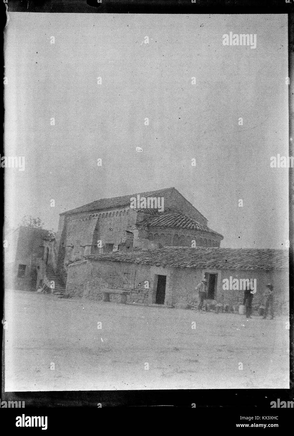 The Edifice de pierre is a stone building documented in the Berthel ...