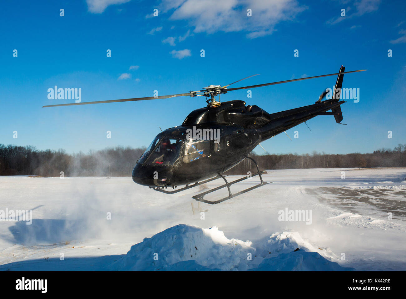 Black helicopter hi-res stock photography and images - Alamy