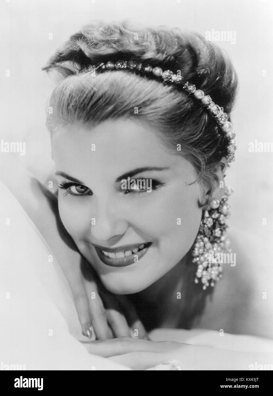Debra paget 1958 hi-res stock photography and images - Alamy