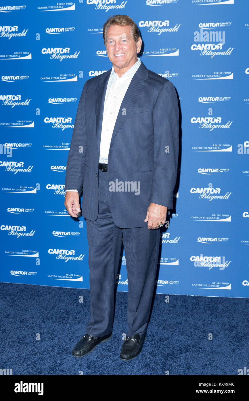 Joe theismann hi-res stock photography and images - Alamy
