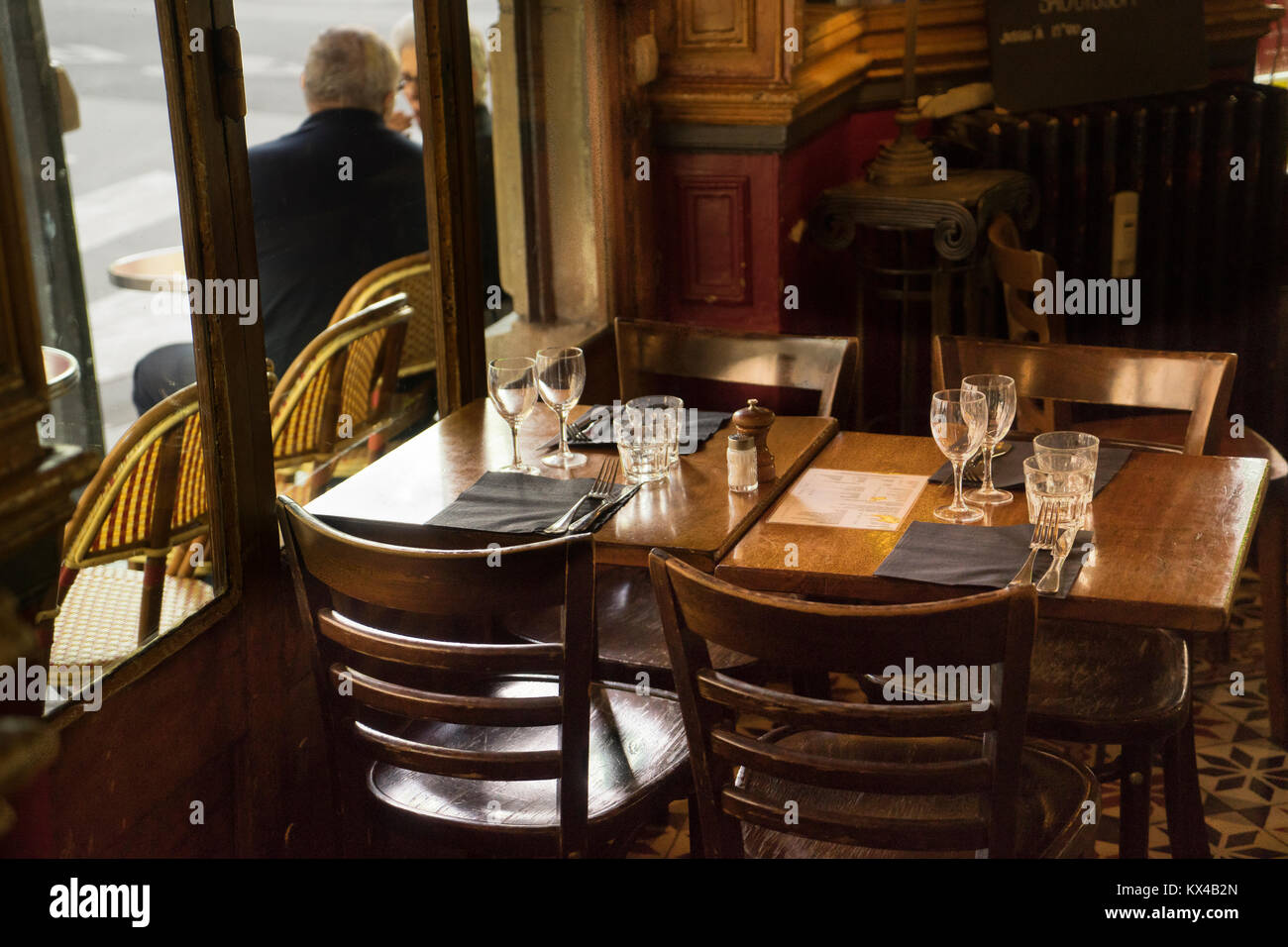 Cafe paris interior hi-res stock photography and images - Alamy