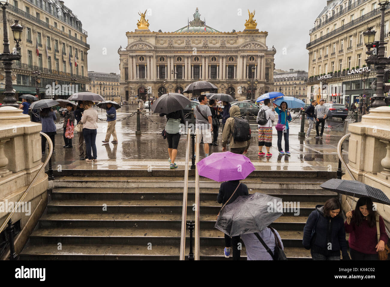 France street rain umbrella hi-res stock photography and images - Alamy
