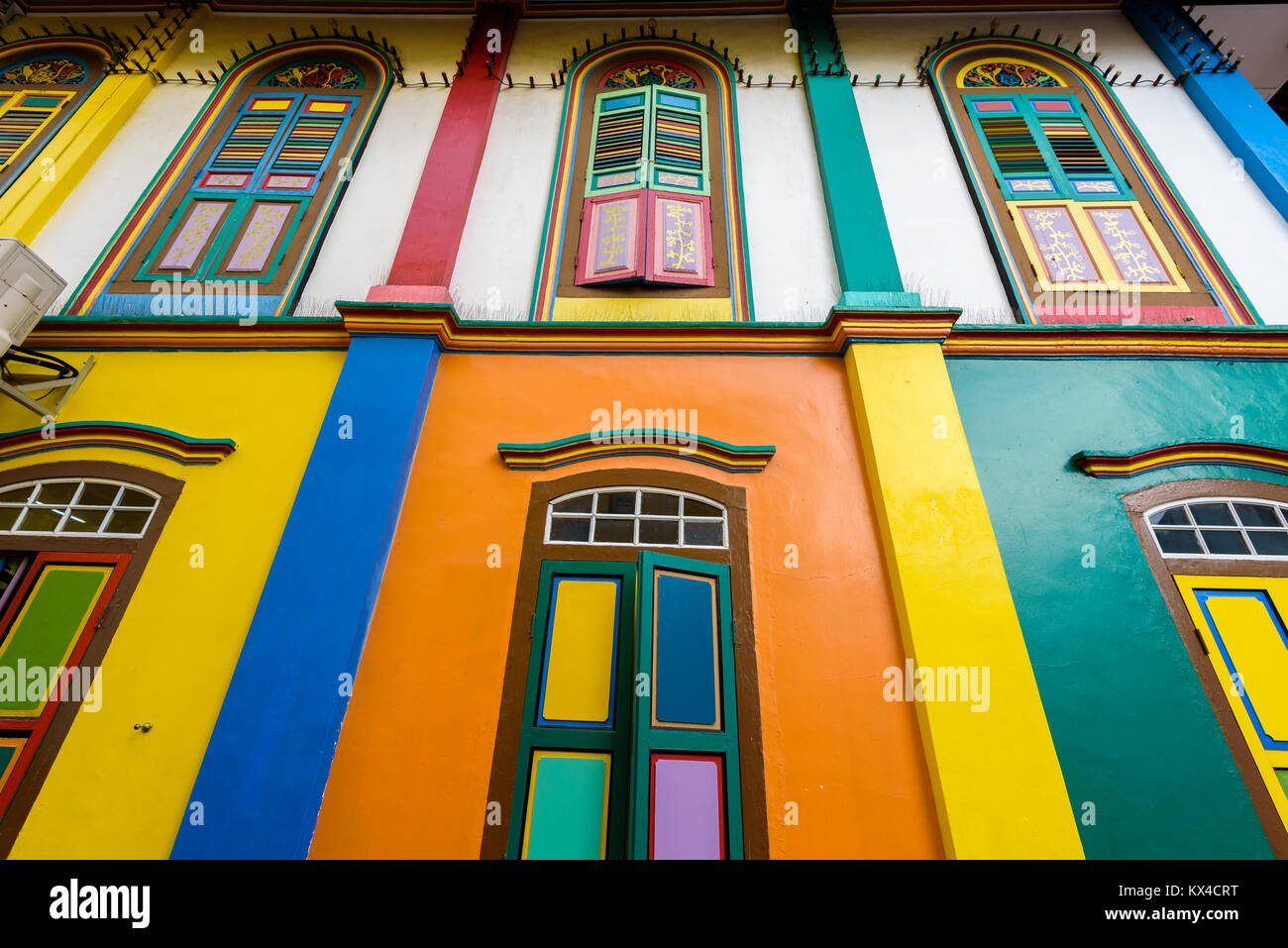 Colourful building in little india hi-res stock photography and images ...