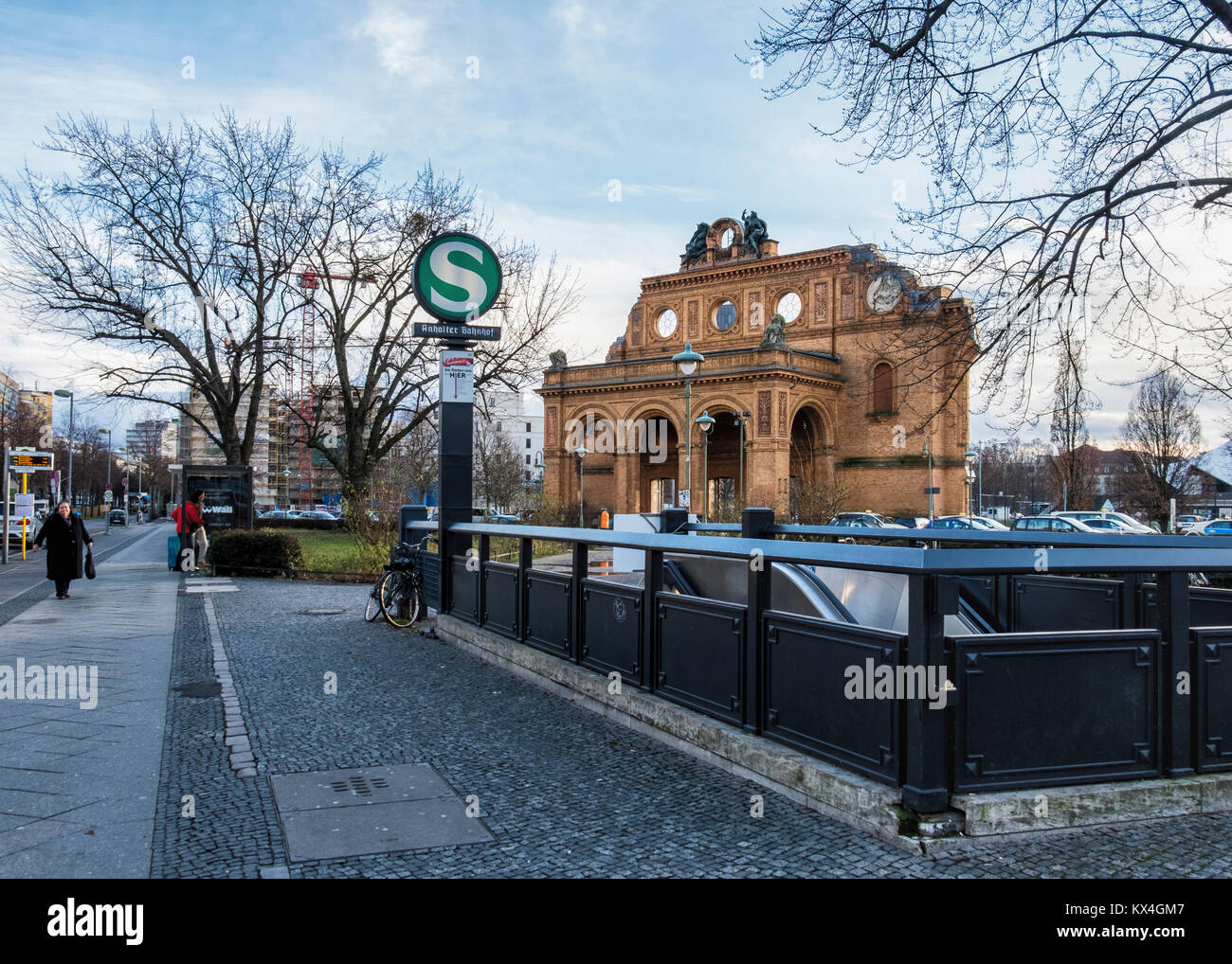 Berlin,Mitte.Old Anhalter Bahnhof S-bahn station overlooks Askanischer ...