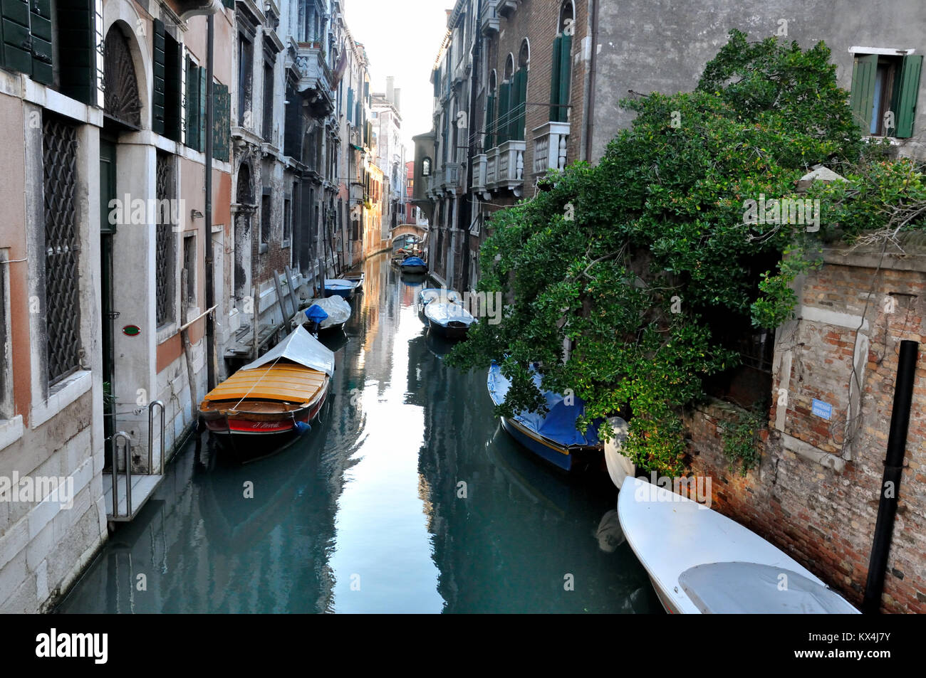 Venice small boats hi-res stock photography and images - Alamy