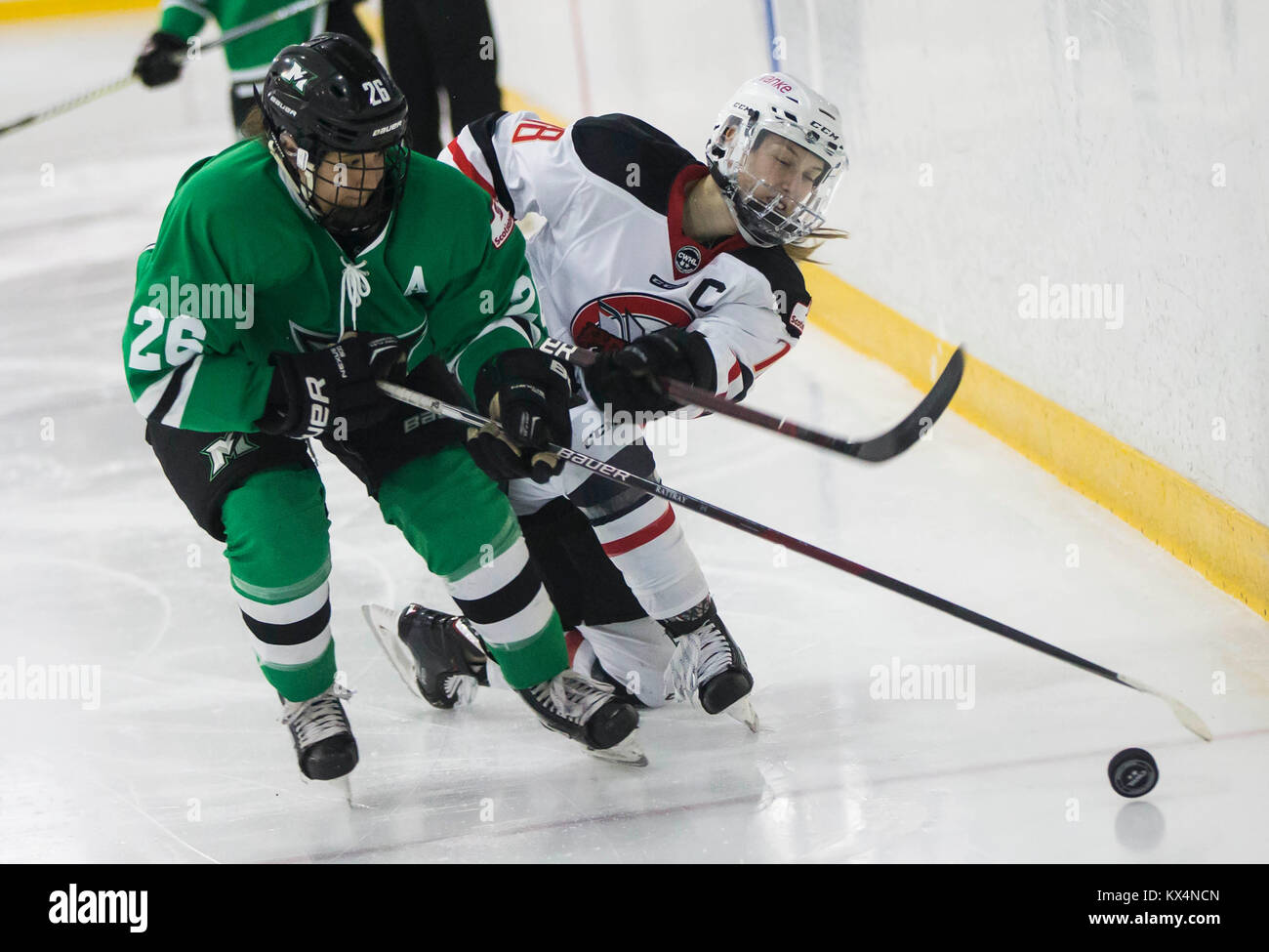 Toronto, Canada. 6th Jan, 2018. Cayley Mercer (R) of Chinese Shenzhen ...